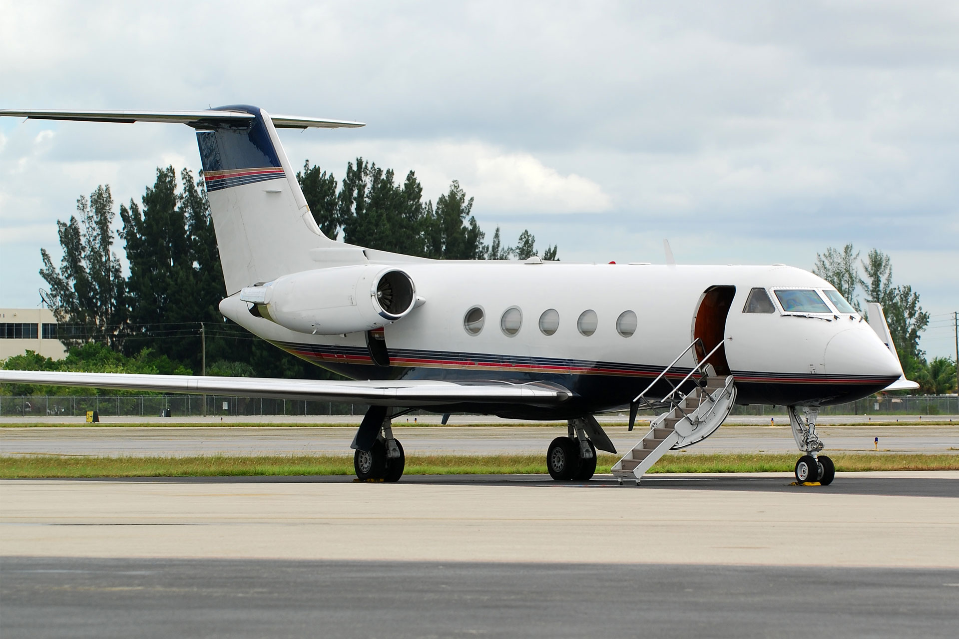 Charter a Private Heavy Jet - PrivateJet.com