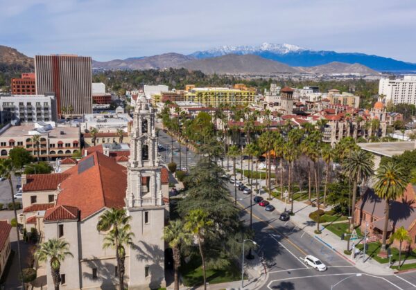 Riverside Private Jet Charter | Charter Flights | PrivateJet.com